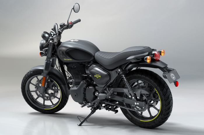 Royal Enfield Hunter 350 Gets New Graphite Grey Paint Job